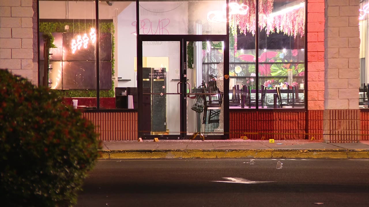 Man killed, another hurt in self-defense shooting at restaurant: LPD