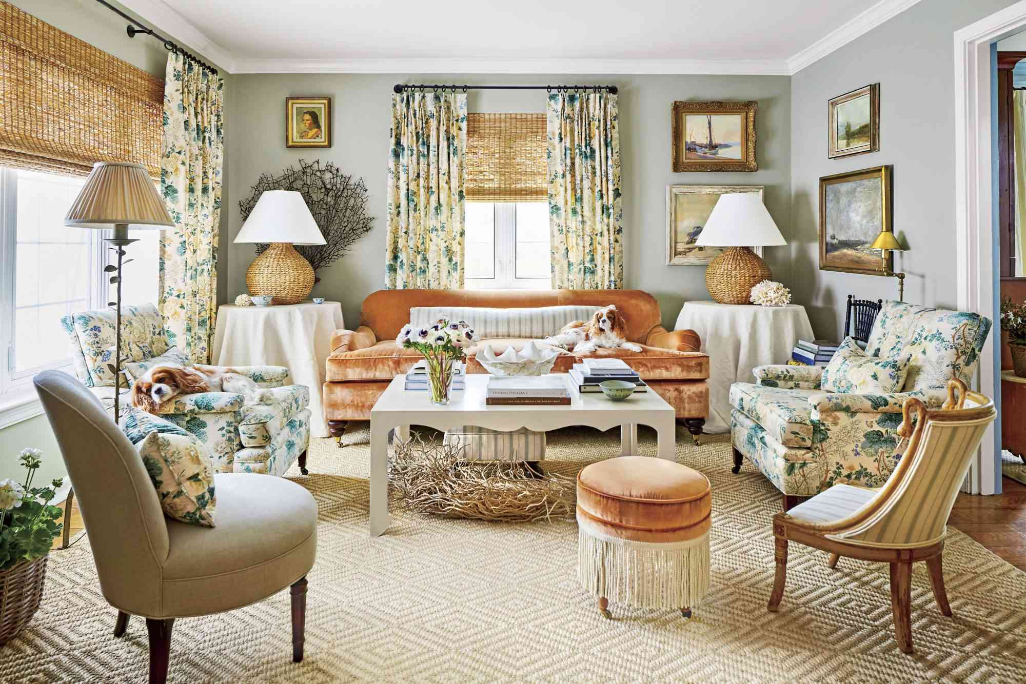 4 things guests notice the second they walk into your living room