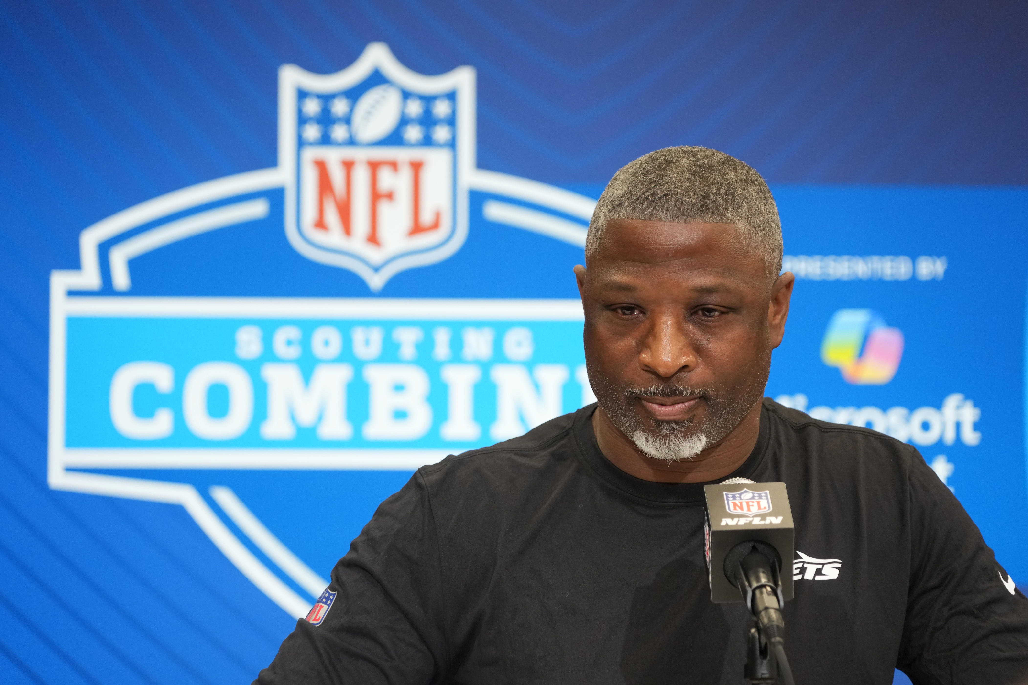 Jets' Aaron Glenn had perfect response for recent Aaron Rodgers commentts