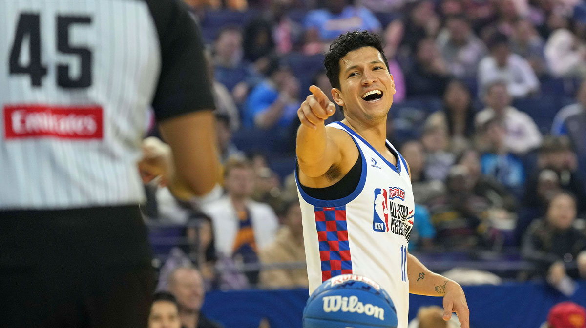 Marvel’s Falcon actor responds to Avengers team-up wish with eye ...