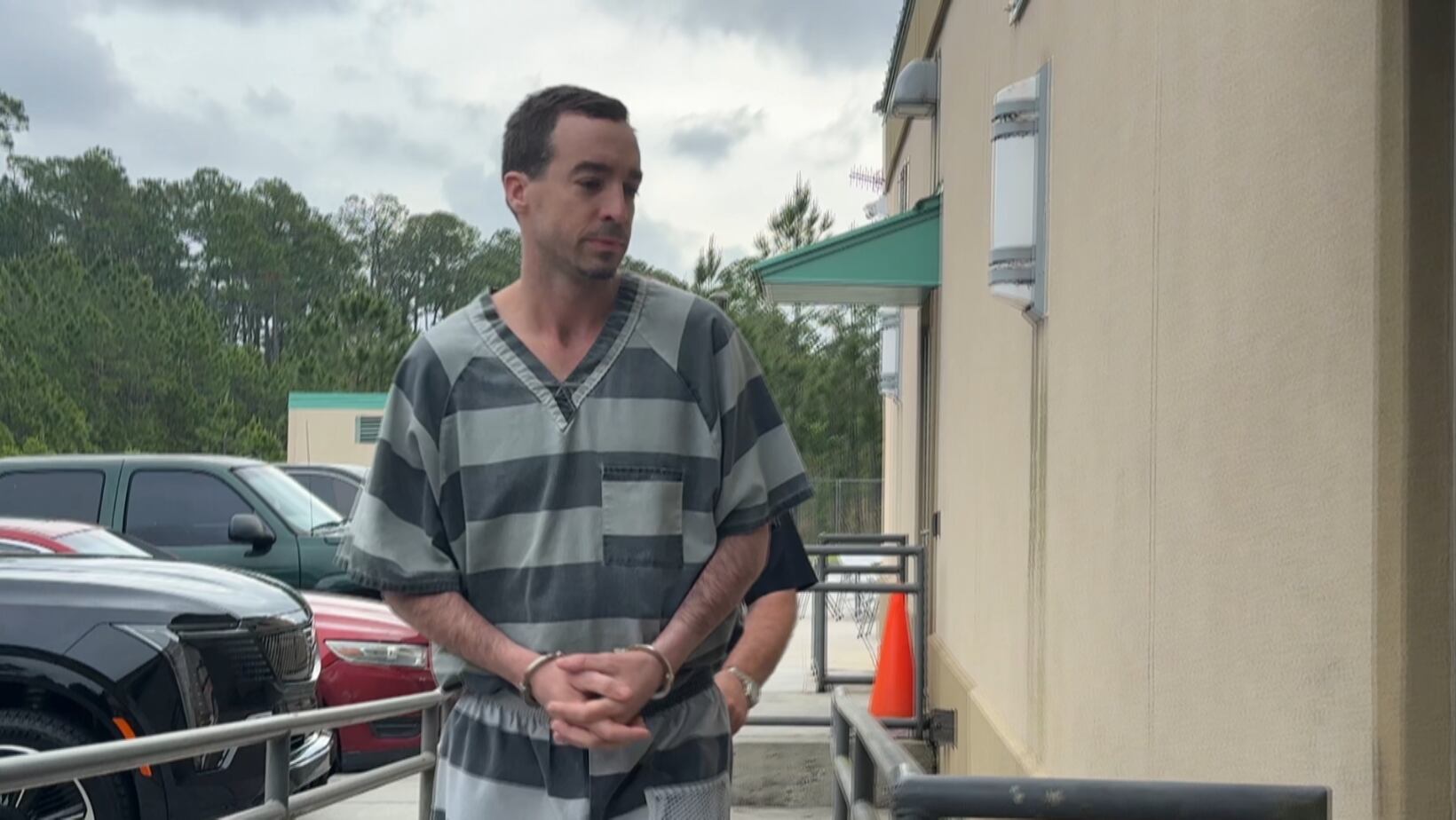 Convicted sex offender Alan Moran found guilty of stalking 19-year-old