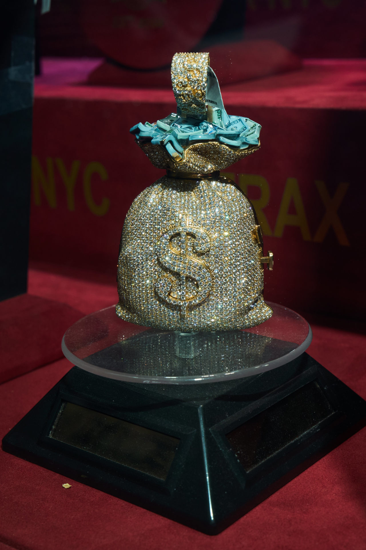 How to invest in gold