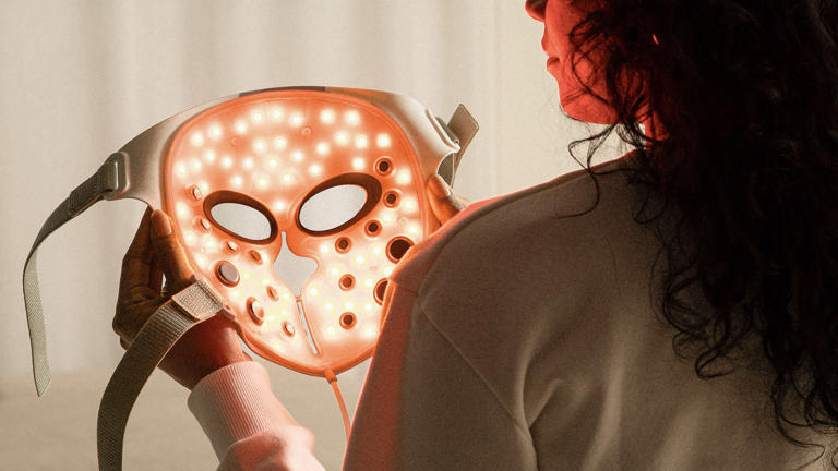 Silk'n LED EMS Face Mask review: smoothing, sculpting and incredibly ...