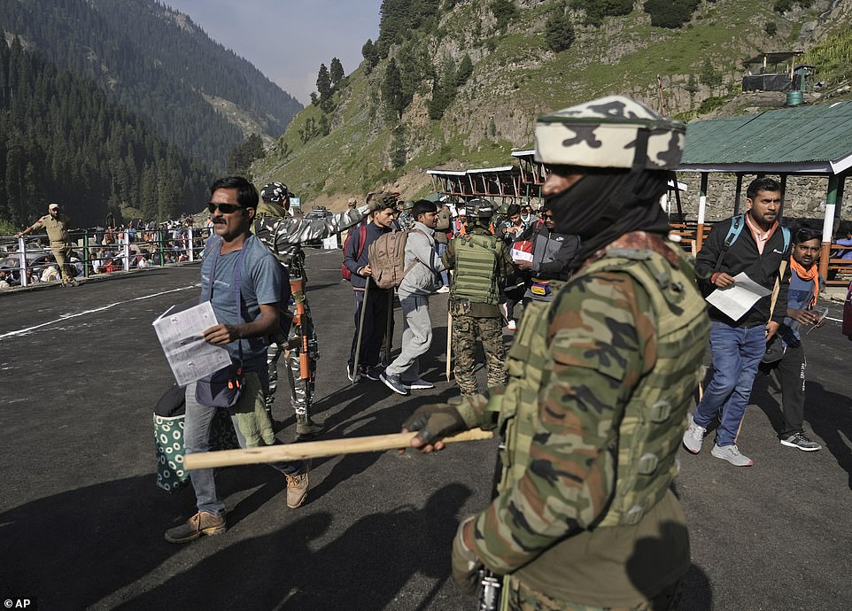Pakistan threatens India with war after Kashmir tourist massacre