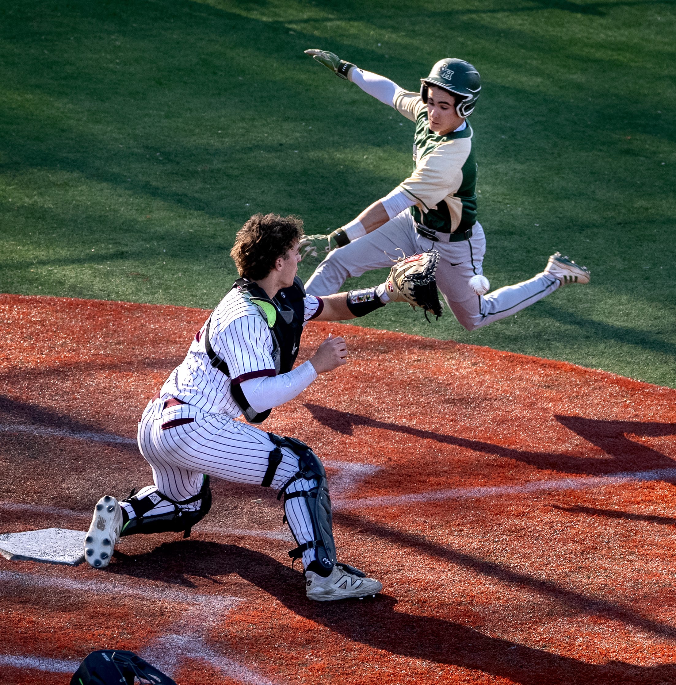 Hendricken's new players play like seasoned veterans in win over La ...