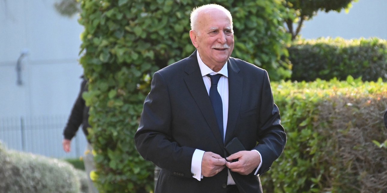 Ο πολιτικός κόσμος αποχαιρετά τον Γιώργο Παπαδάκη