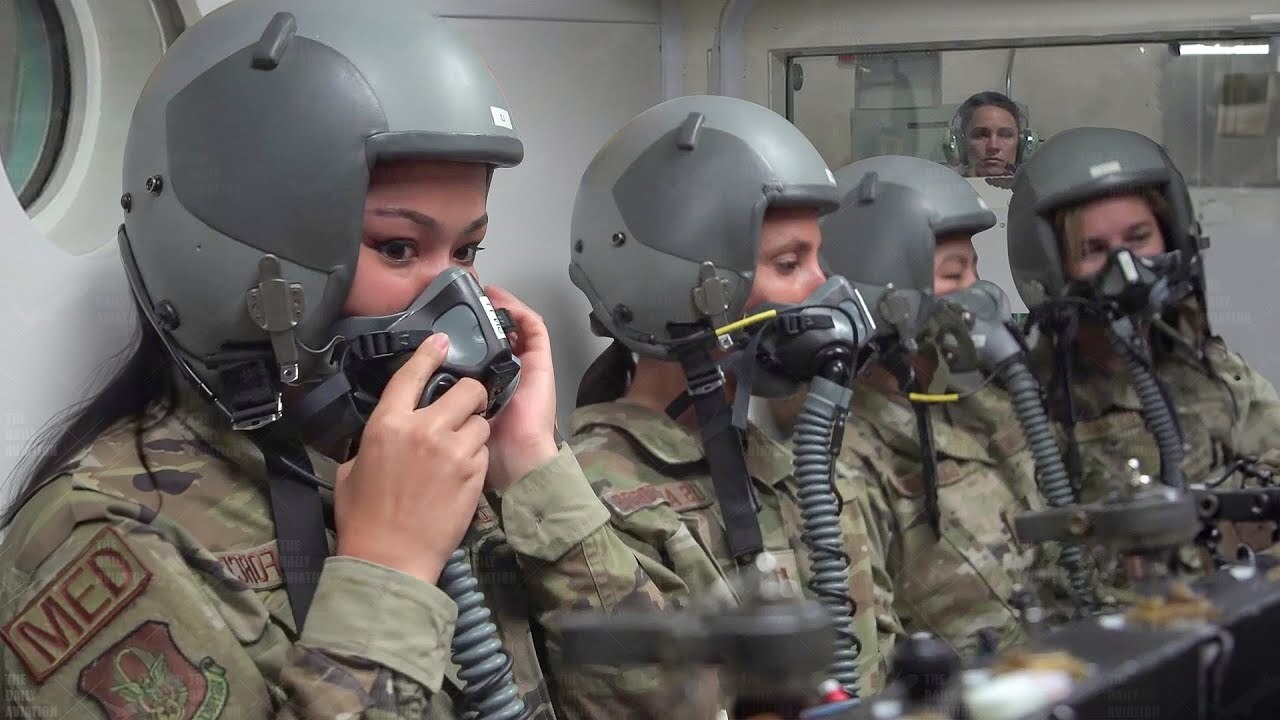 US Trains New Pilots in Air Force Test Chamber