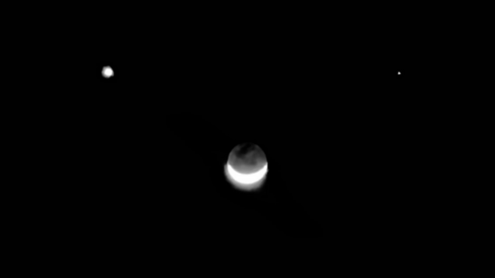 Missed it? Venus, Saturn, and Moon formed a rare ‘smiley face’ in the ...