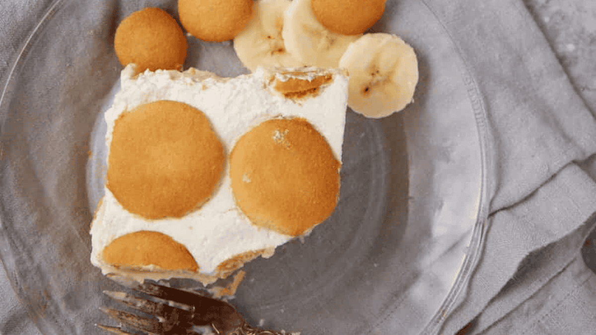 Grandma’s Forgotten Cakes: 30 Sweet Bites of American Nostalgia