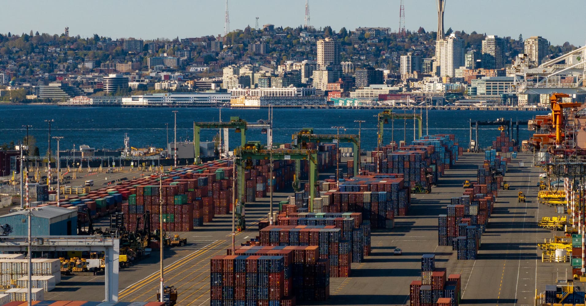 Trump tariffs will hurt lower income Americans more than the rich ...