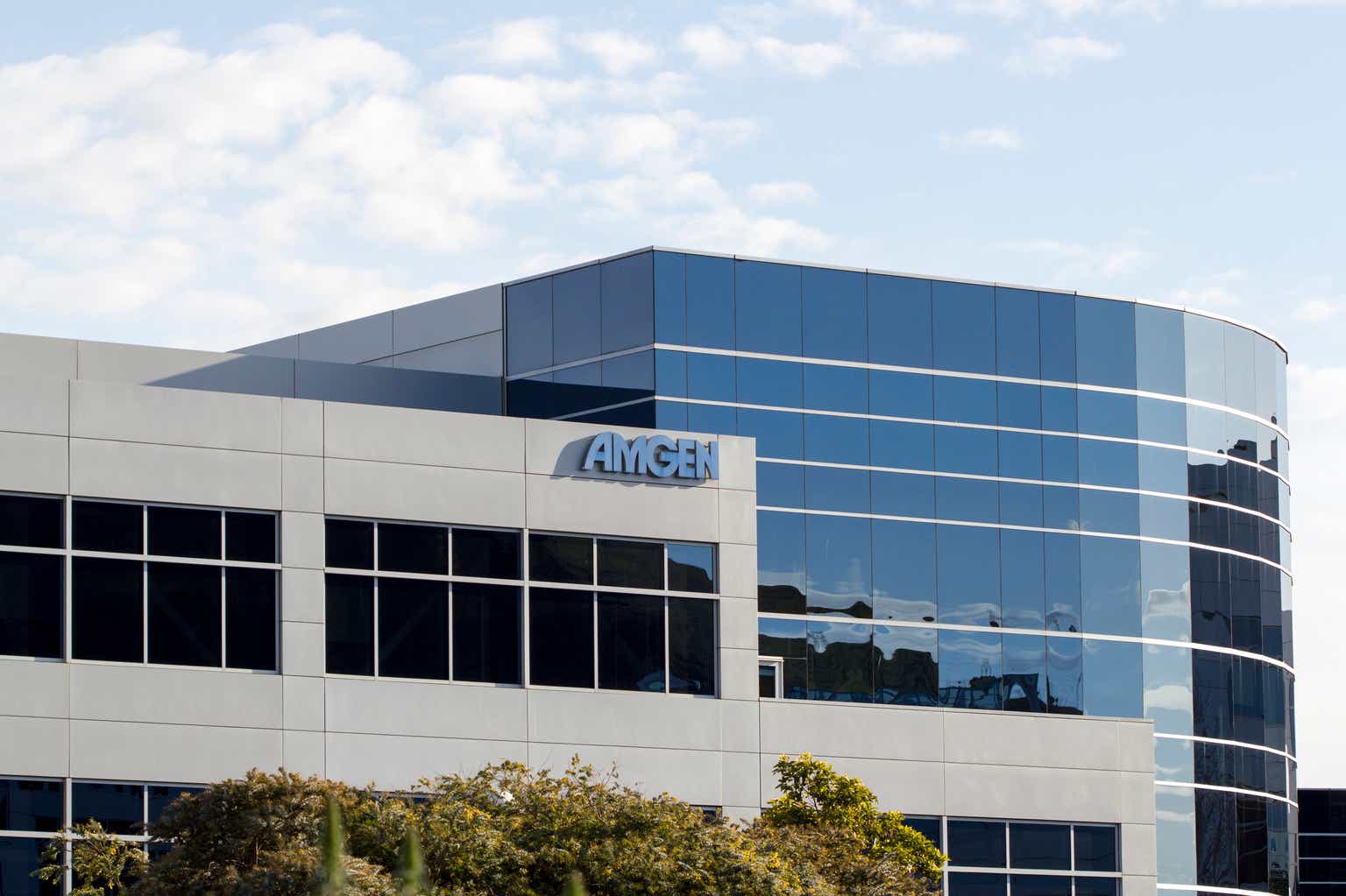 Amgen to spend $900M to expand Ohio drugmaking plant