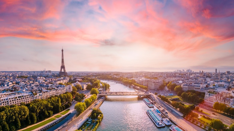 Essential Words And Phrases To Know Before Your Trip To France