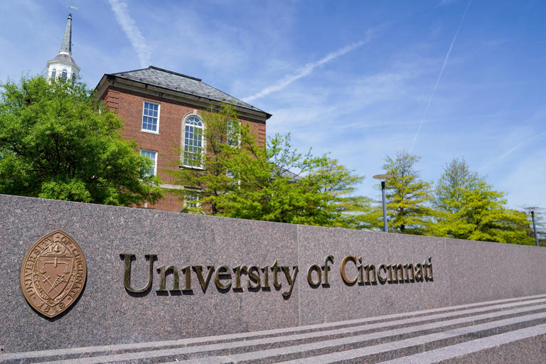 2 arrested at University of Cincinnati residence hall after campus alert