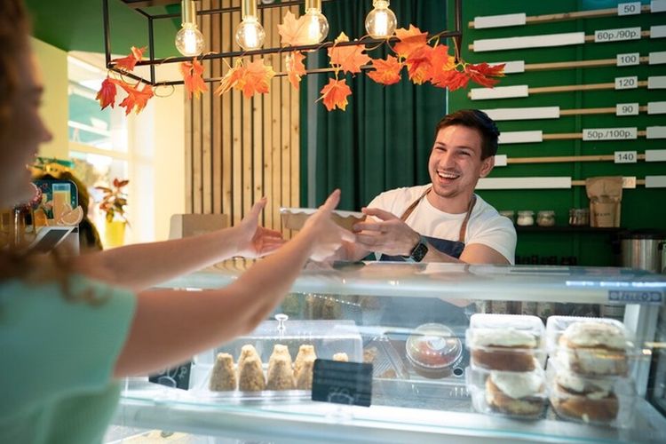 Orang yang Terbiasa Mengucapkan Terima Kasih Kepada Pelayan Restoran ...