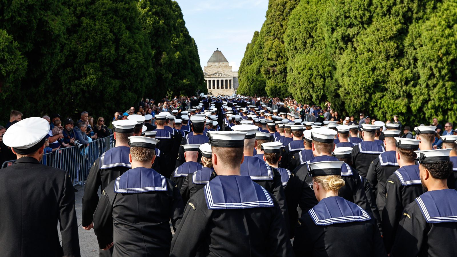 'A disgrace': Protesters condemned as ceremonies marking Anzac Day held ...