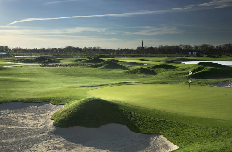 What are the lowest elevation golf courses in the world?