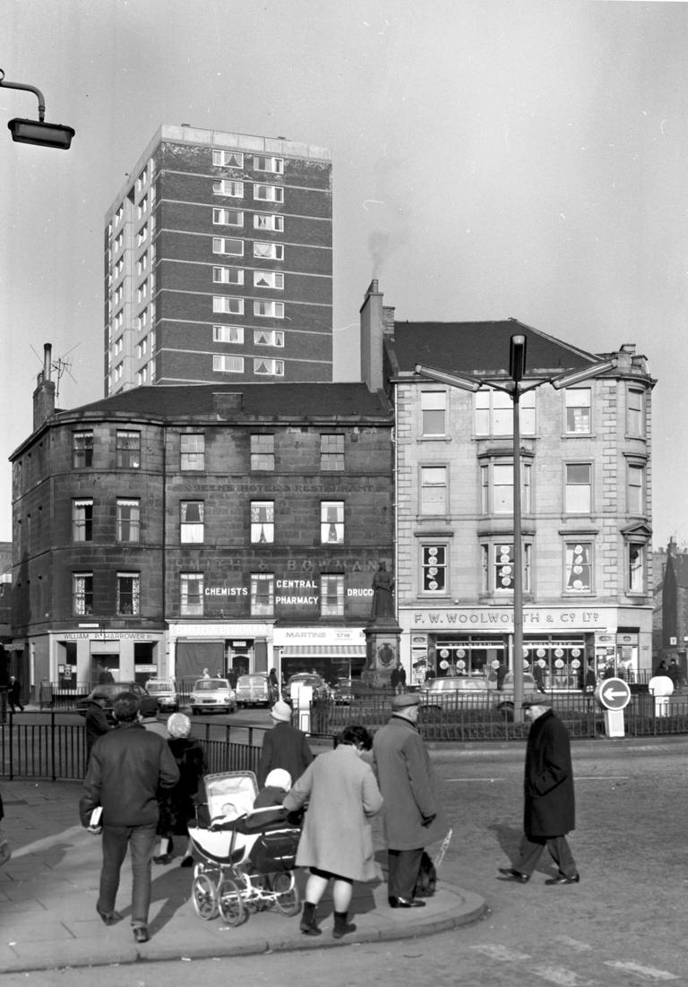 17 photos of Edinburgh's lost Woolworths stores and their beloved Pic ...