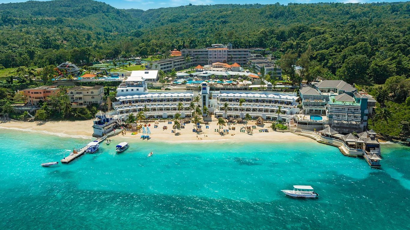 Beaches Ocho Rios to Close in May