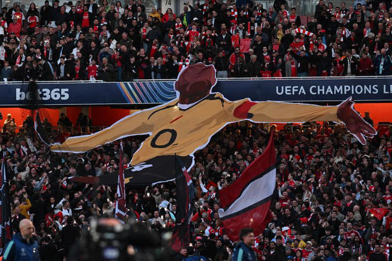 Truth behind Arsenal vs PSG tifos revealed as both clubs make away ...
