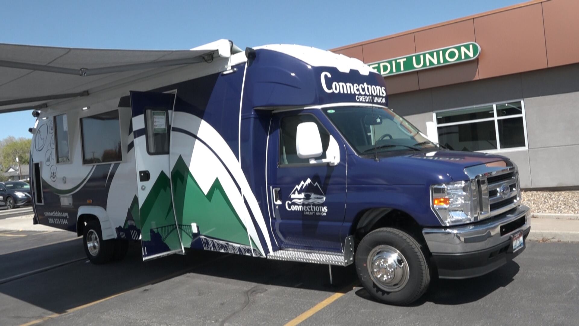 Mobile credit union branch