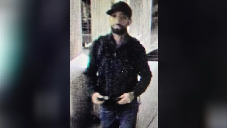 Man stabbed several times, killed on subway in Lower Manhattan, suspect on the run