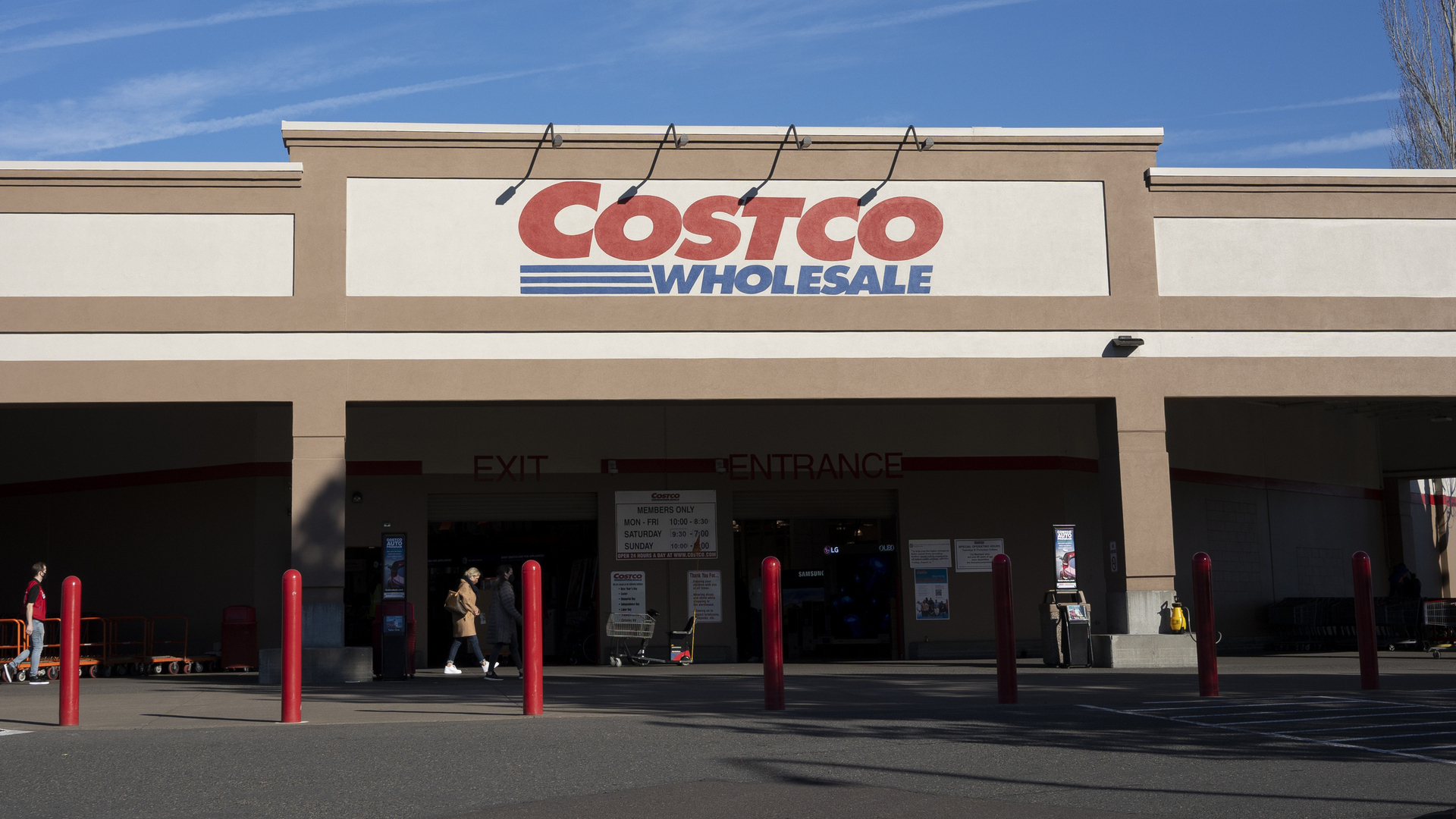 9 Costco Dinners That Will Feed Your Entire Family for Under $15