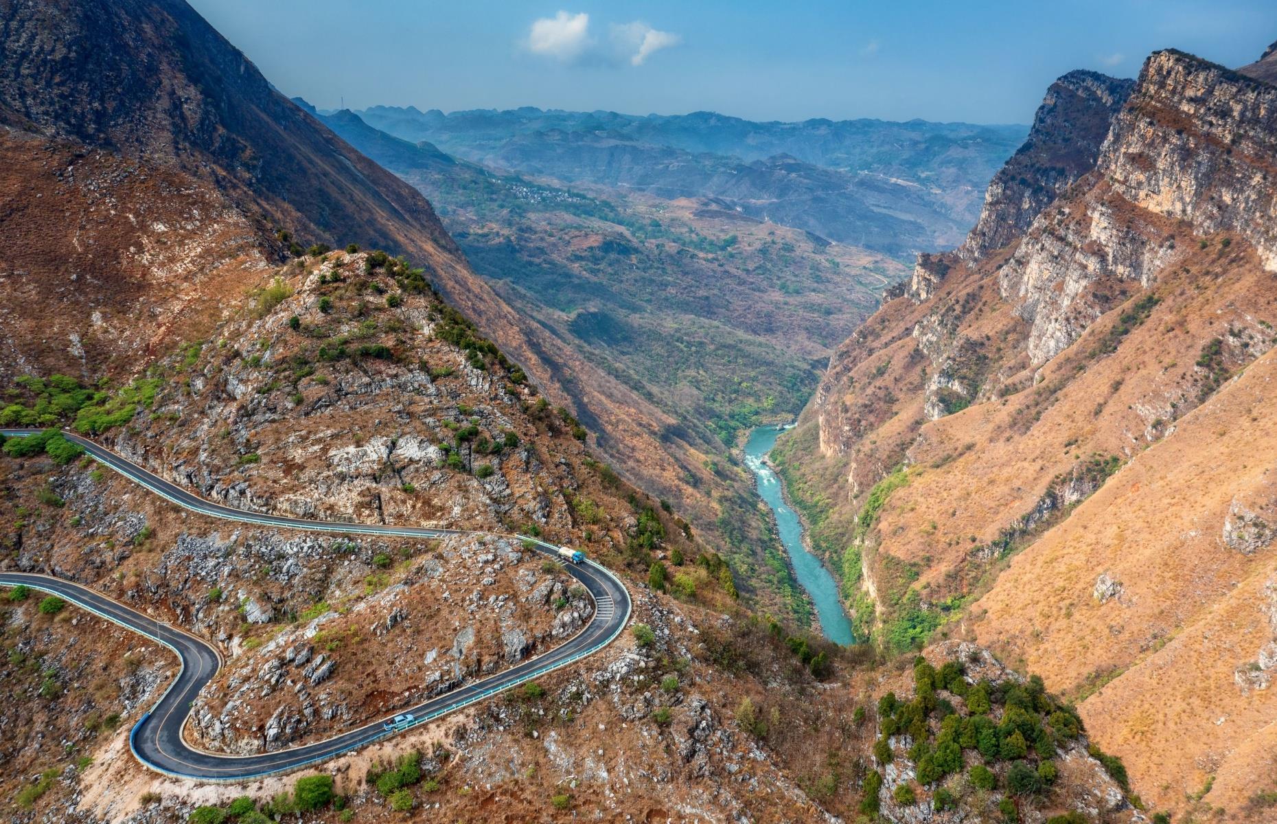 How the world's highest bridge was built for peanuts