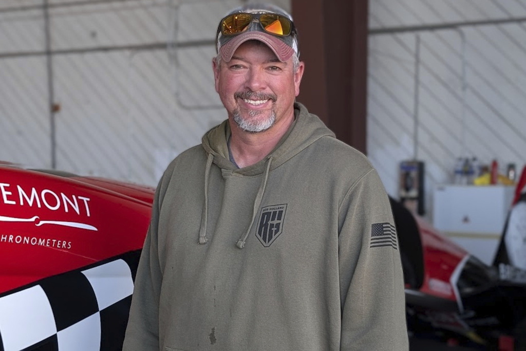Rob Holland, famed aerobatic pilot, dies in crash before Virginia airshow