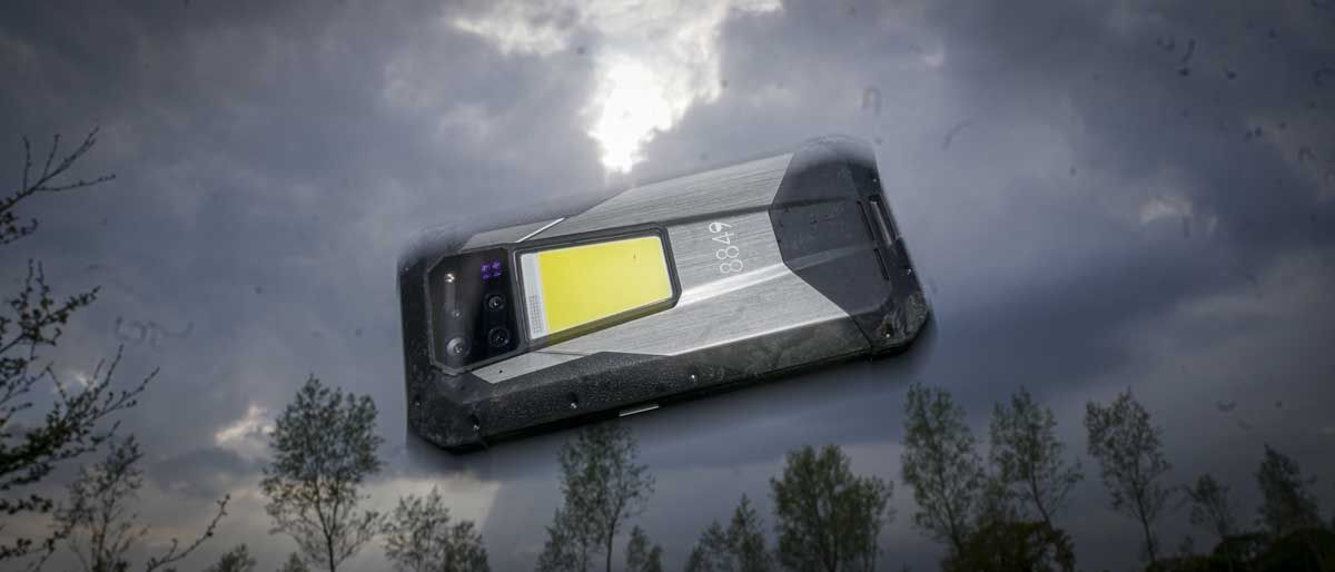 I reviewed this indestructible phone with a projector – and it’s way ...