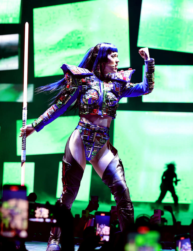 ‘Robotic’ Katy Perry roasted for cringeworthy choreography on ‘Lifetimes’ tour: ‘People are ...