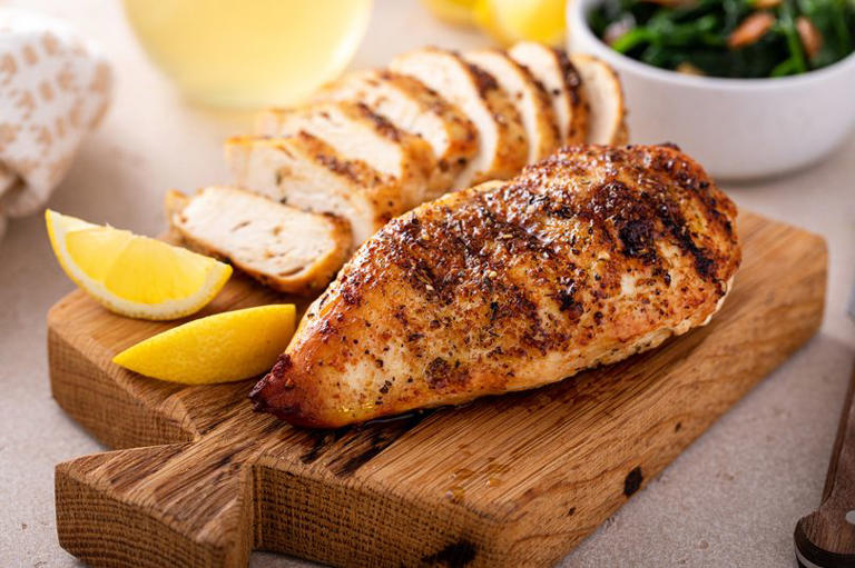 Realistic chicken meat grown in lab for first time in major scientific ...