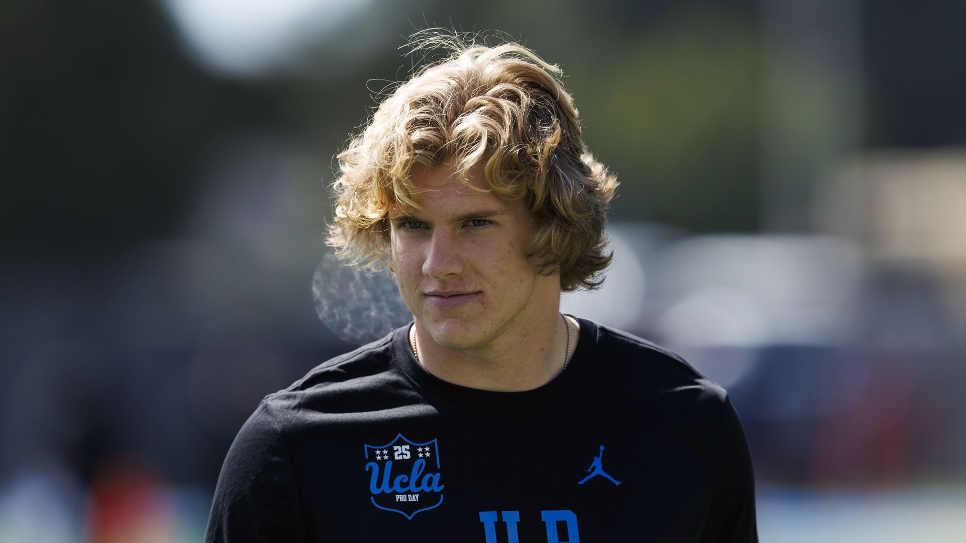 Cleveland Browns pick LB Carson Schwesinger at No. 33