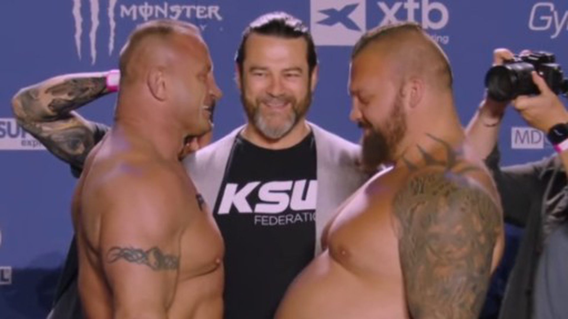 Video! Hall, Pudz Come Together For 600-Pound Faceoff