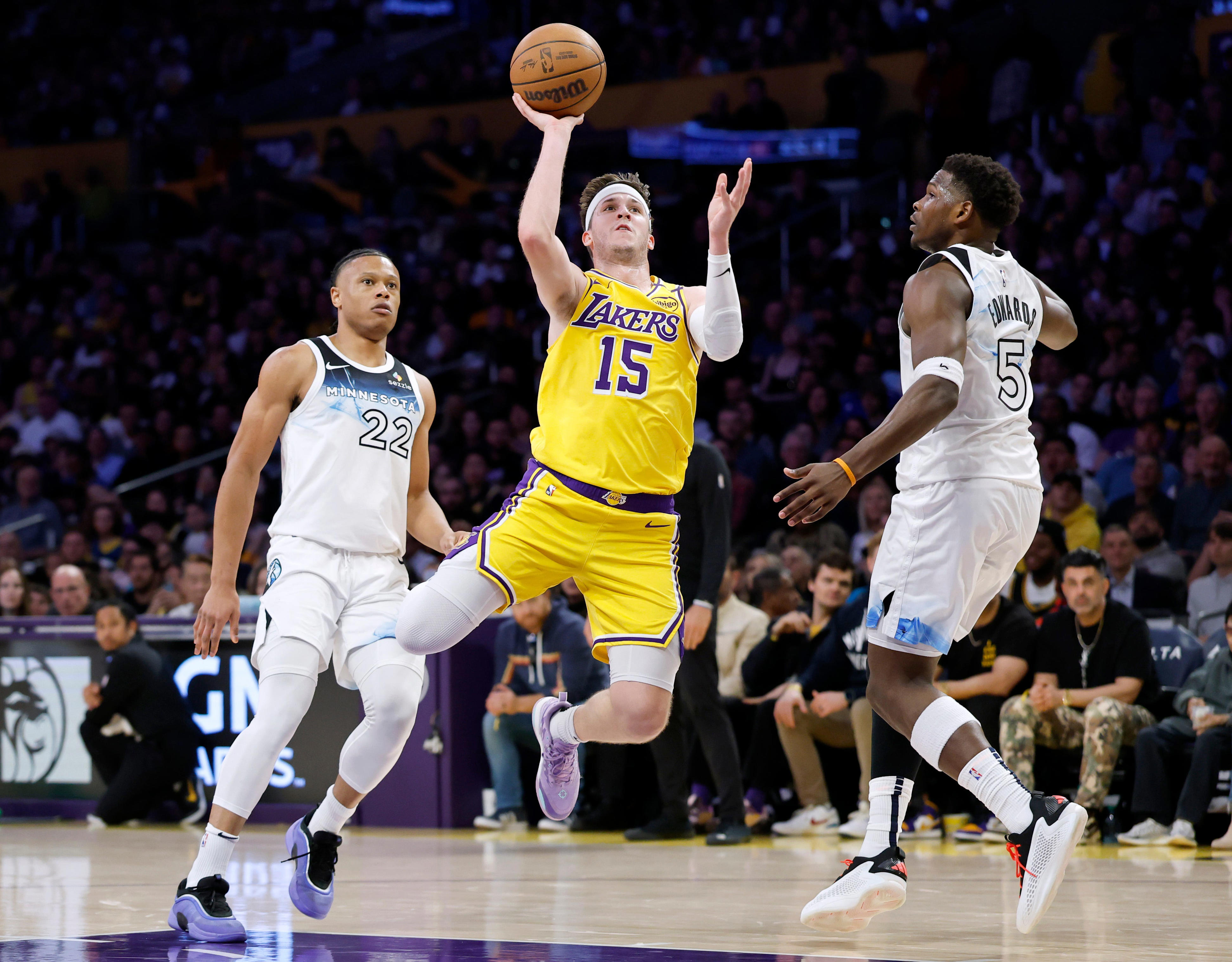 Lakers vs Timberwolves Game 3: Live updates and highlights