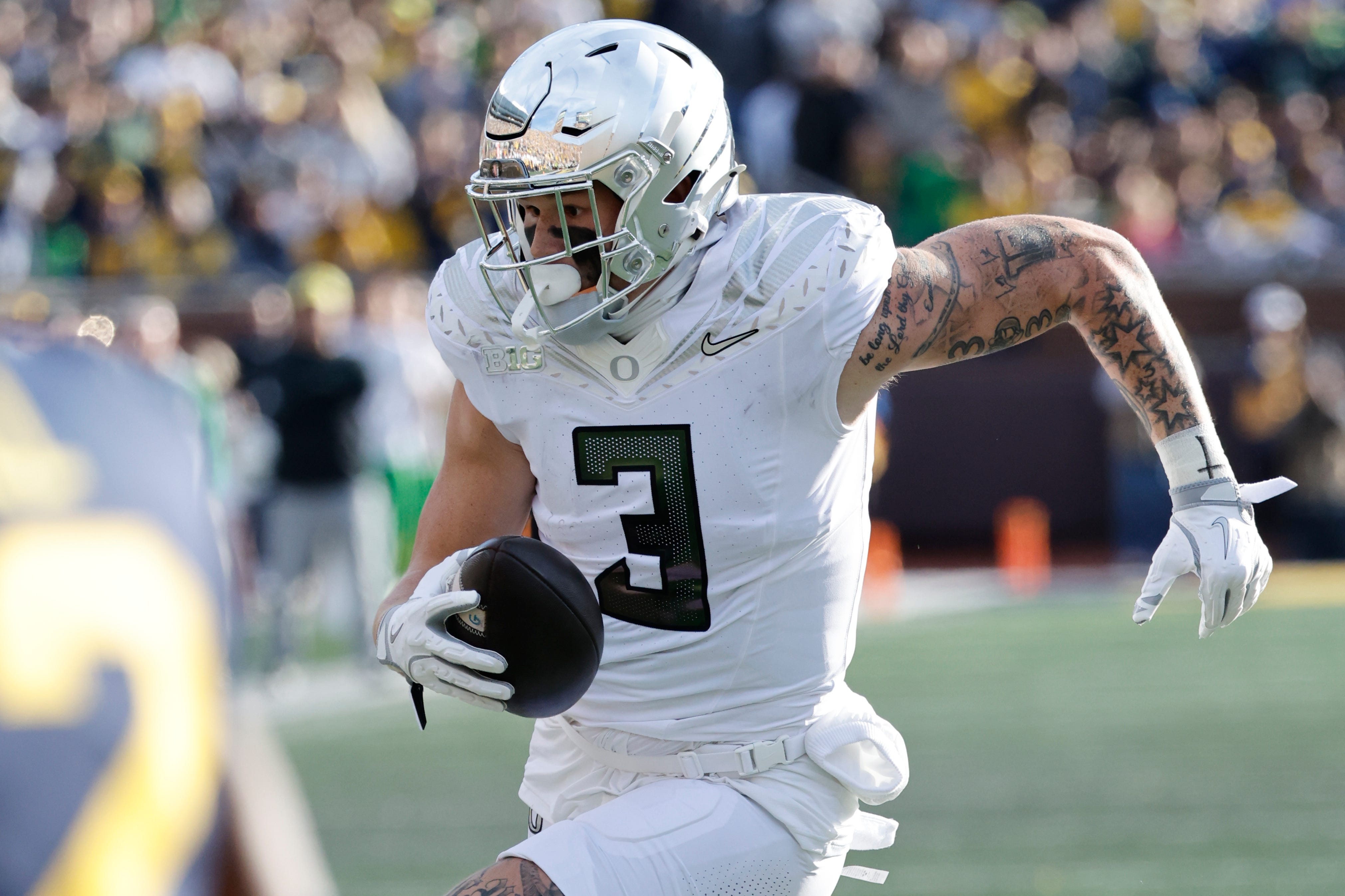 Rams share a first look at their rookies on the practice field