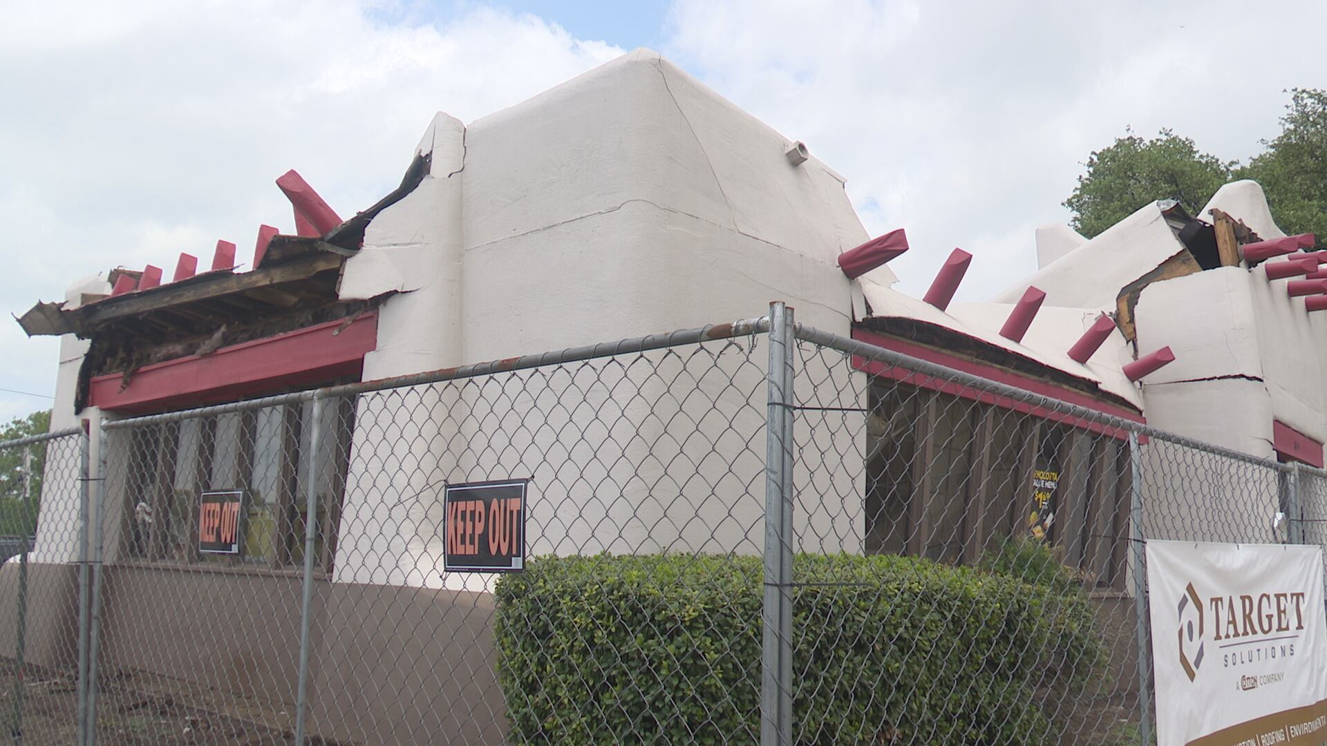 Waco grandmother, grandson survived roof collapse at Taco Bueno