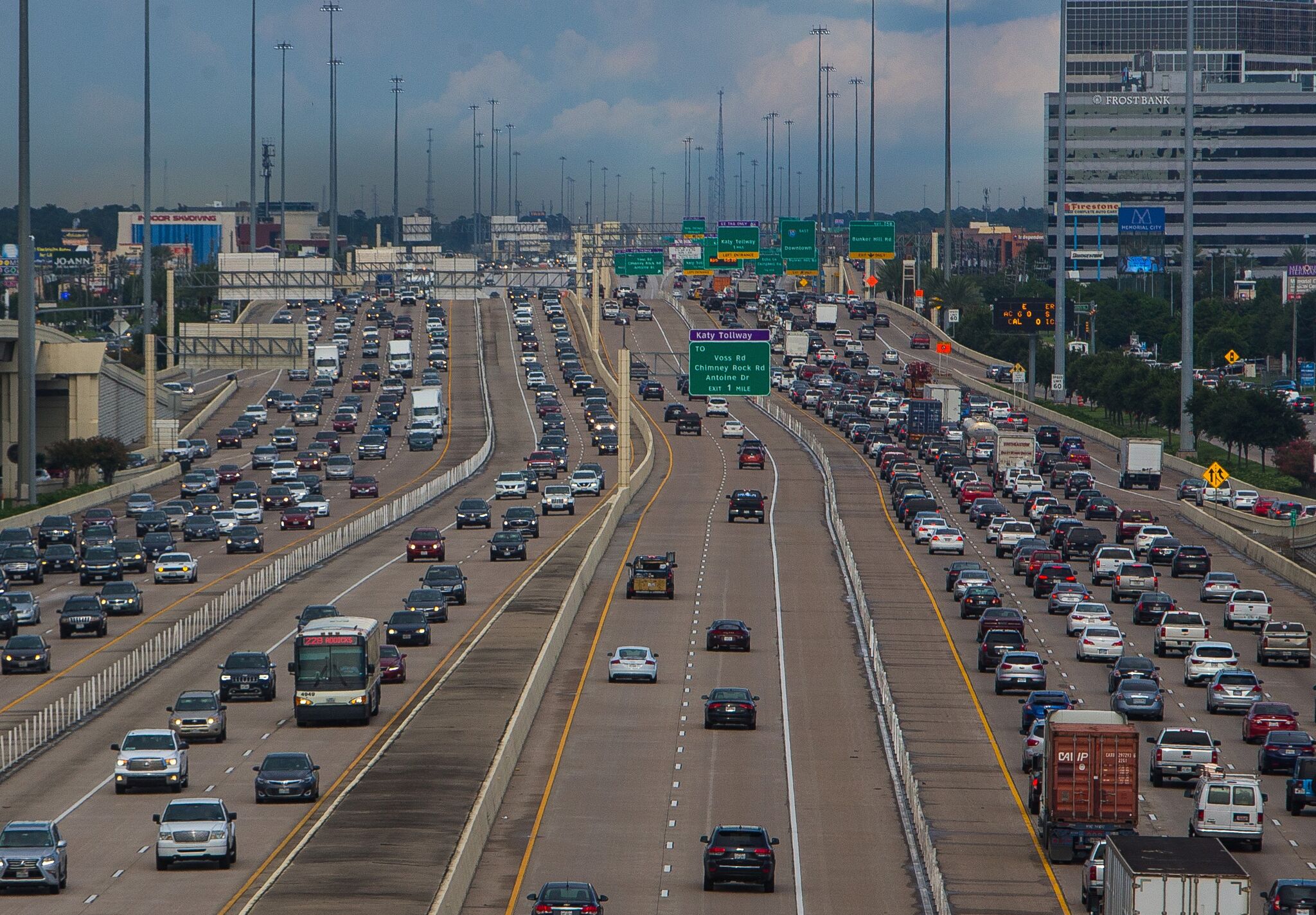 Major Houston highway will be closed this weekend for electric lines work