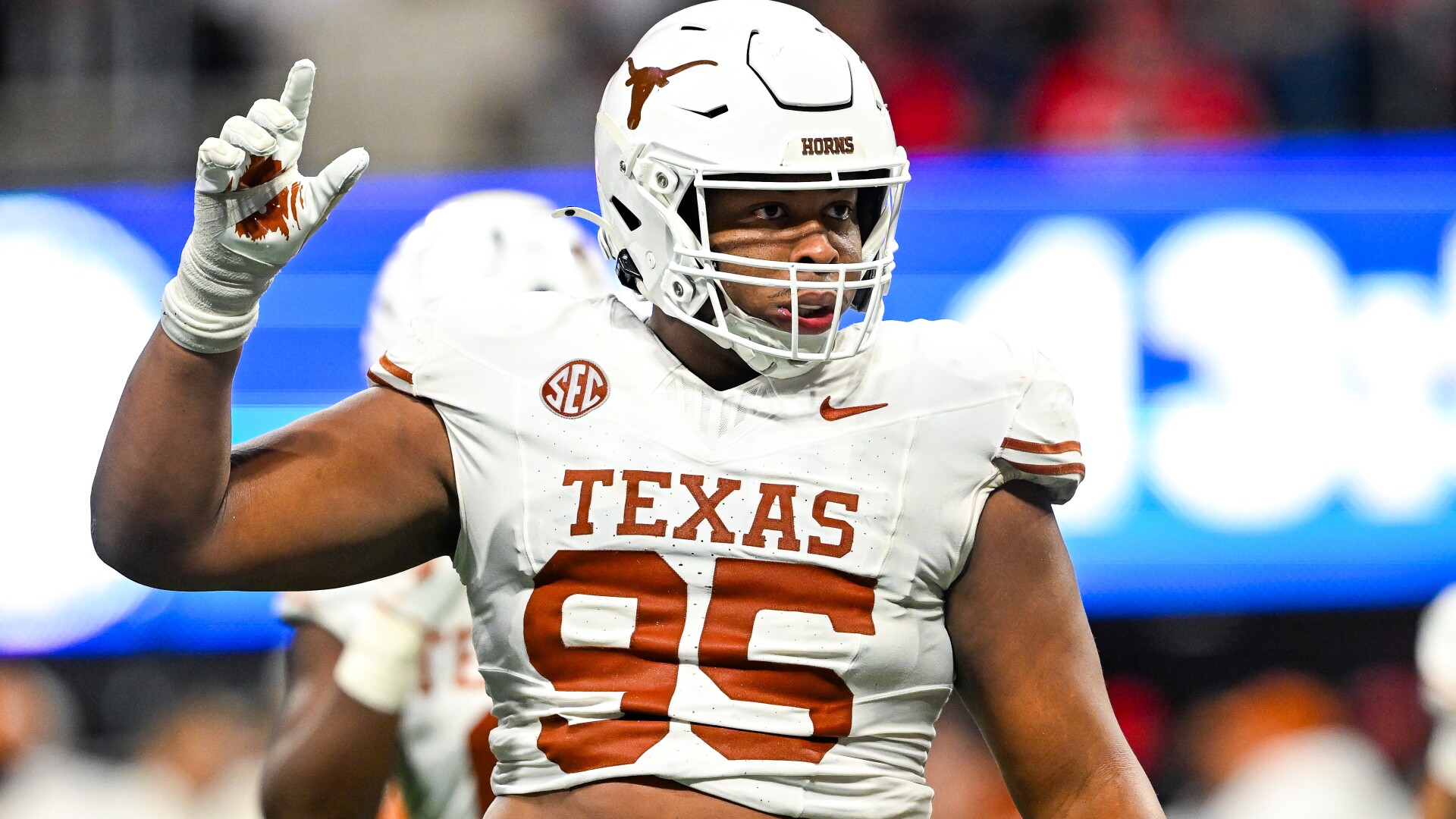 49ers bolster their run defense with Texas DT Alfred Collins