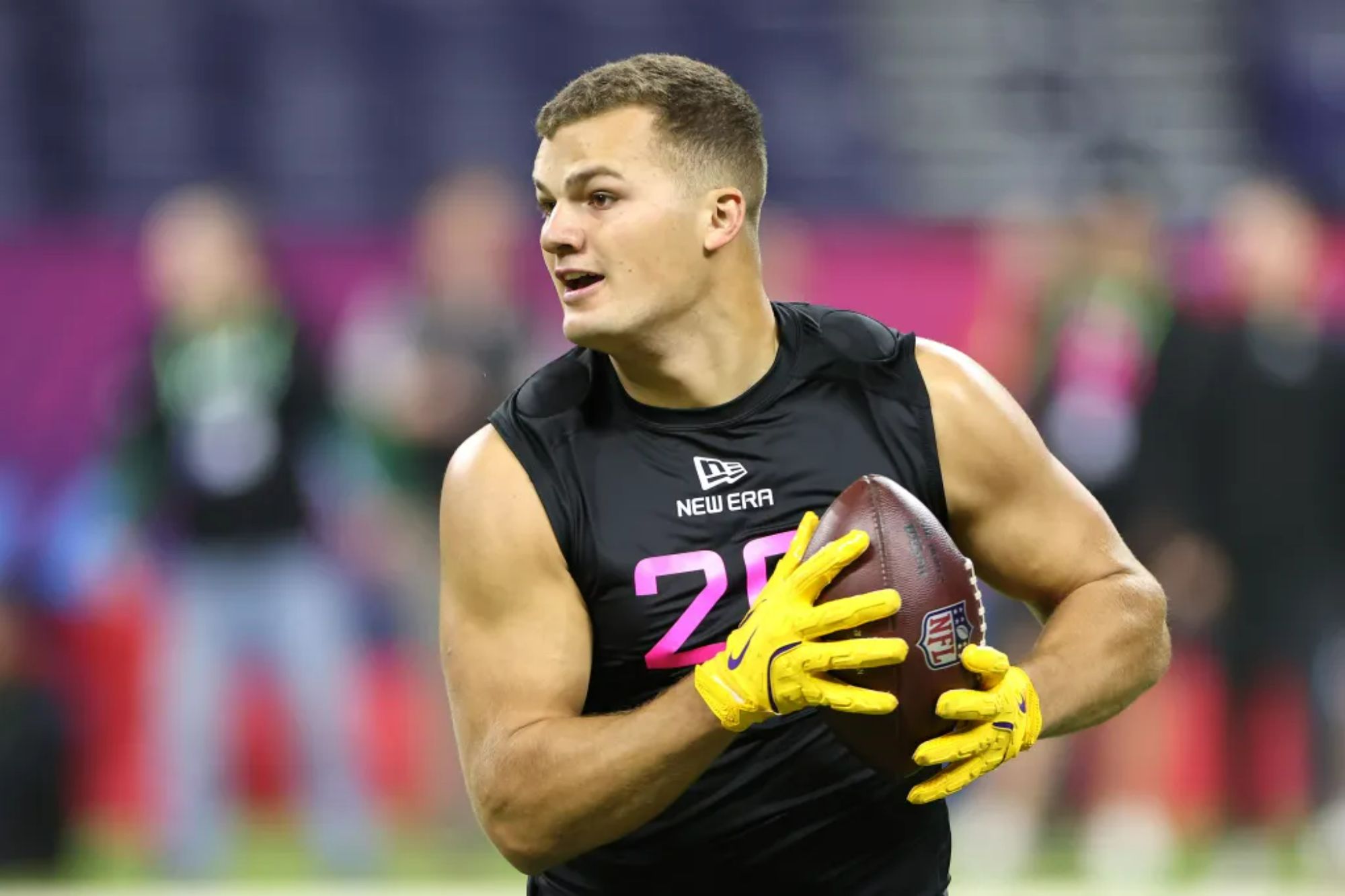 Jets pick LSU’s Mason Taylor with No. 42 pick to fill tight end void