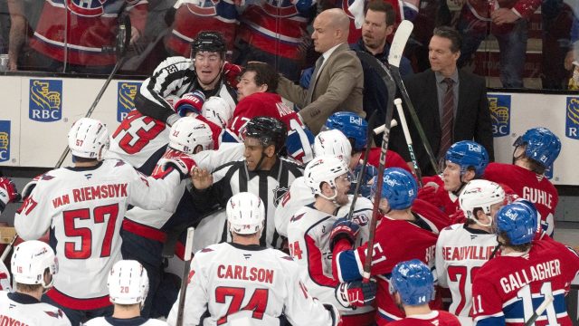 Capitals’ Logan Thompson leaves Game 3 vs. Canadiens with apparent injury