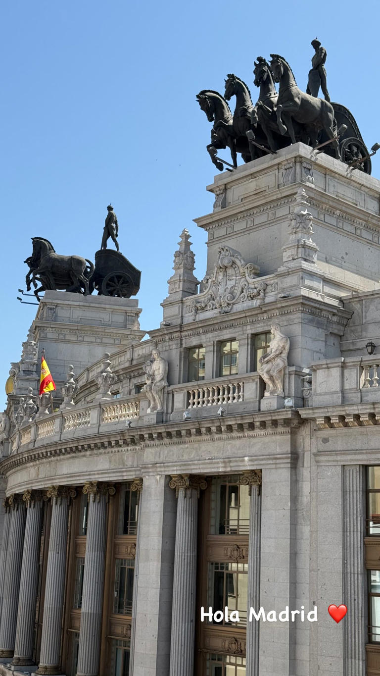 Sofia Vergara rocks lace bustier top on night out with Eva Longoria, friends in Madrid