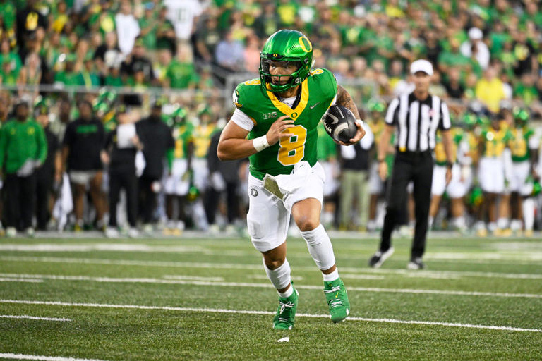Oregon football fans react to Dillon Gabriel being drafted ahead of ...