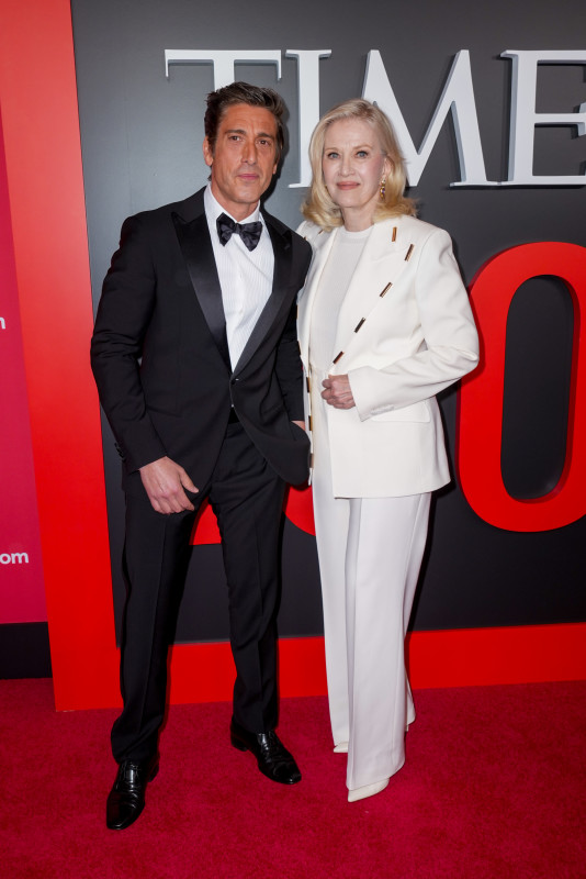 ABC News' David Muir Poses With Diane Sawyer in 'Iconic' New Photos