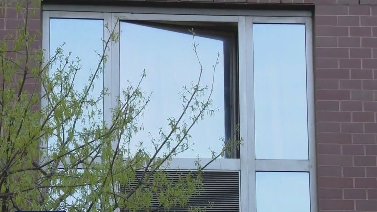 Williamsburg residents pelted with liquids tossed from apartment window