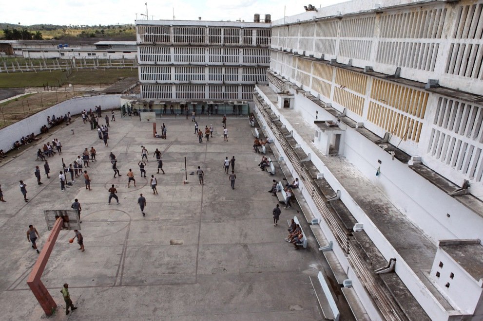 Cuba releases intelligence officer accused of spying 27 years after ...