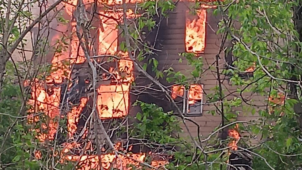 Crews battle multiple structure fire in Bellaire