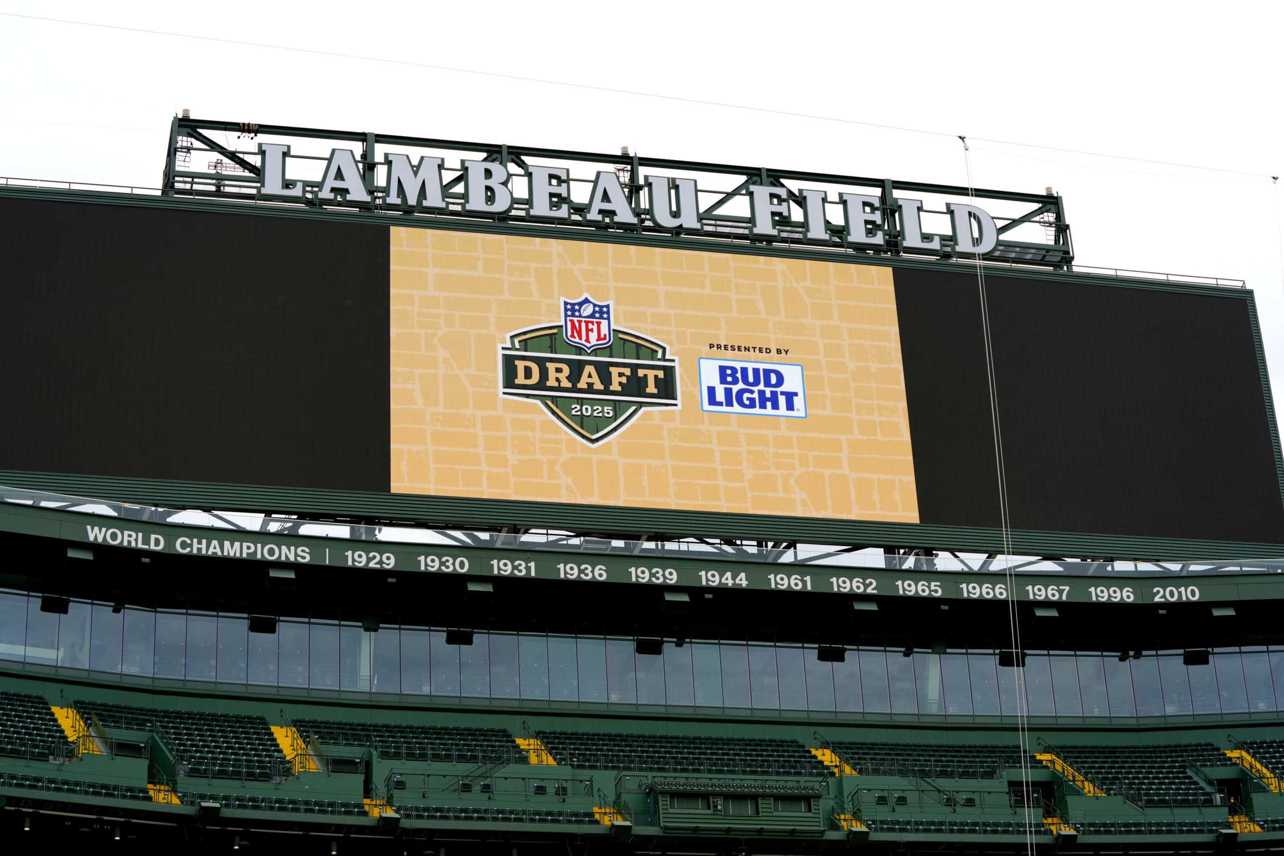 Analyst Names Browns' 'Sleeper' Pick In NFL Draft