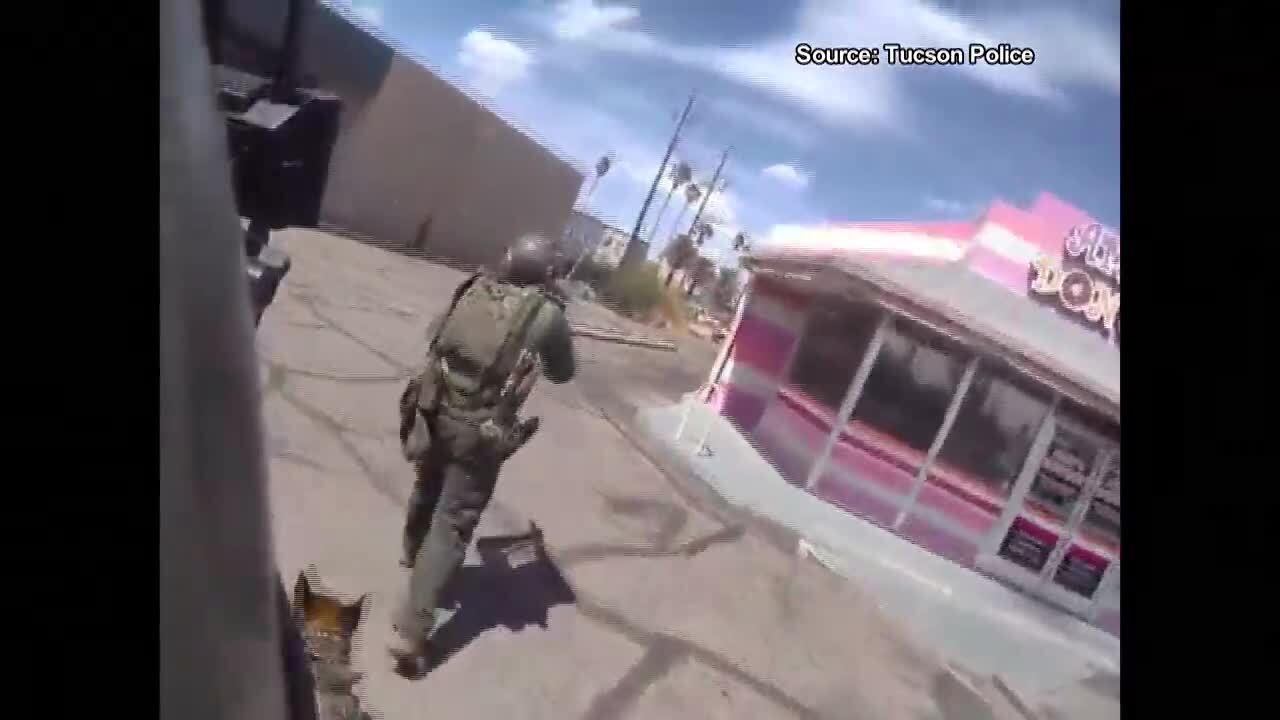 Video shows Tucson officers arresting man accused of luring minor for sex