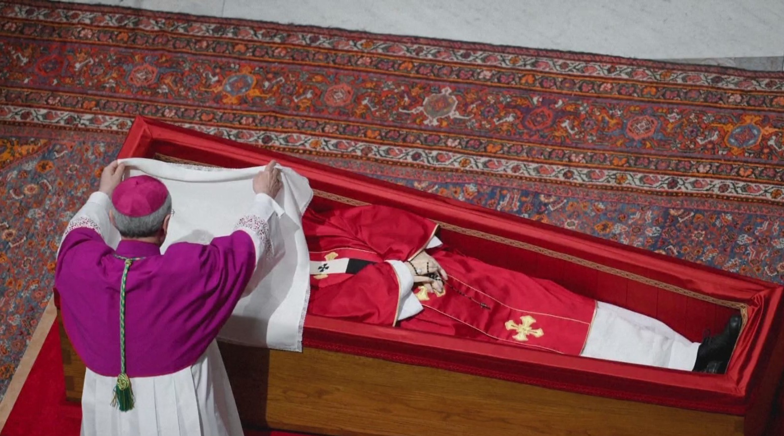 Pope Francis’ viewing draws 250K mourners