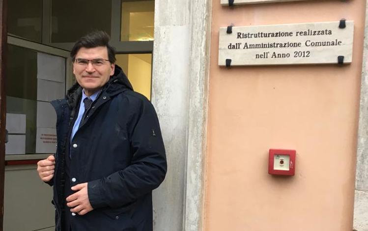 Elezioni, Latini in campo solo all’ultimo secondo